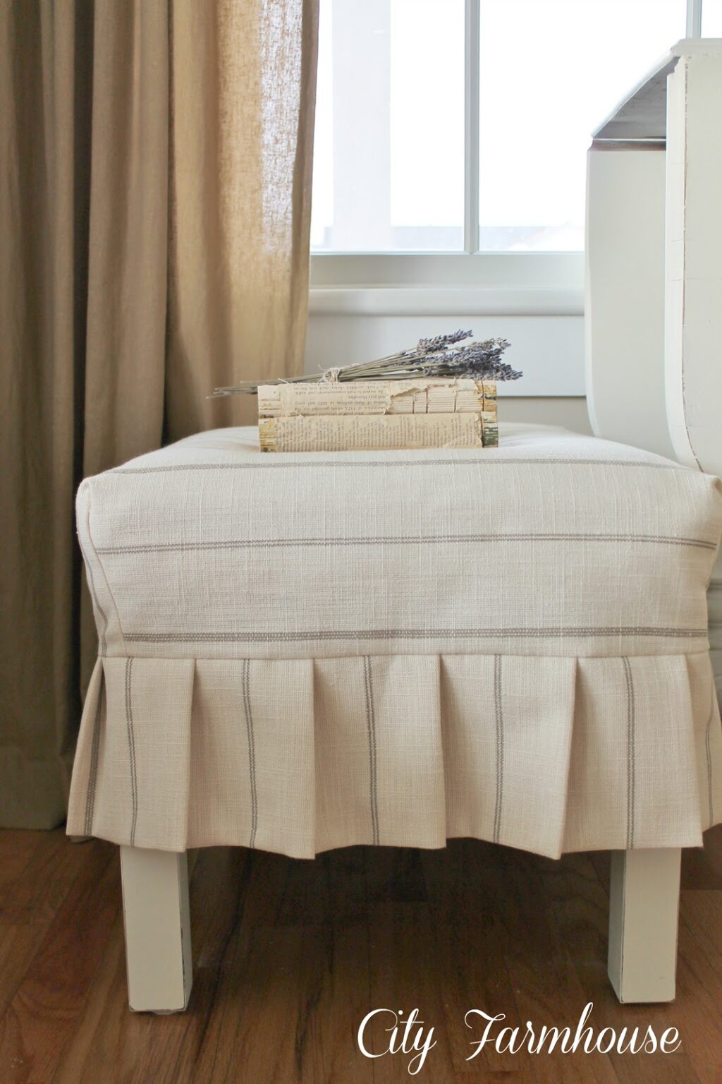 10 Simple Ottoman Slipcover Ideas for DIY Decorators